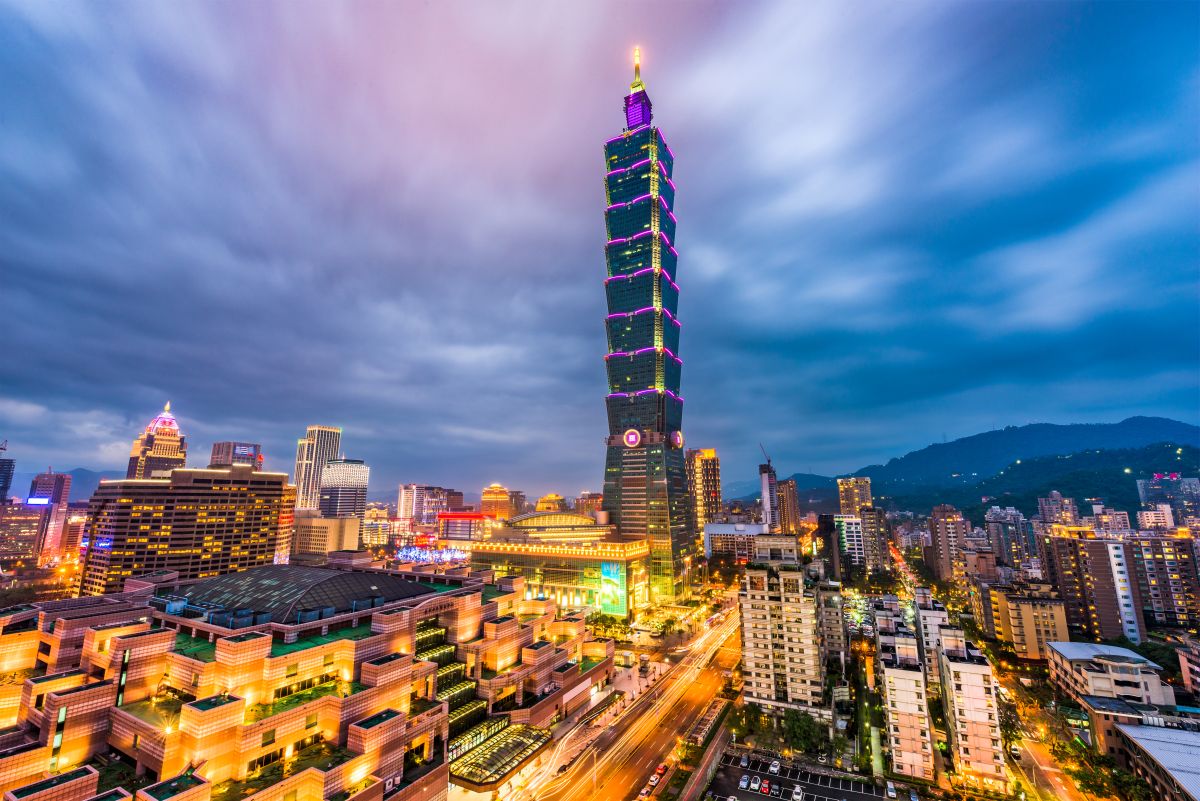 Taipei for Single Travelers: BEST City to Meet Taiwanese Women